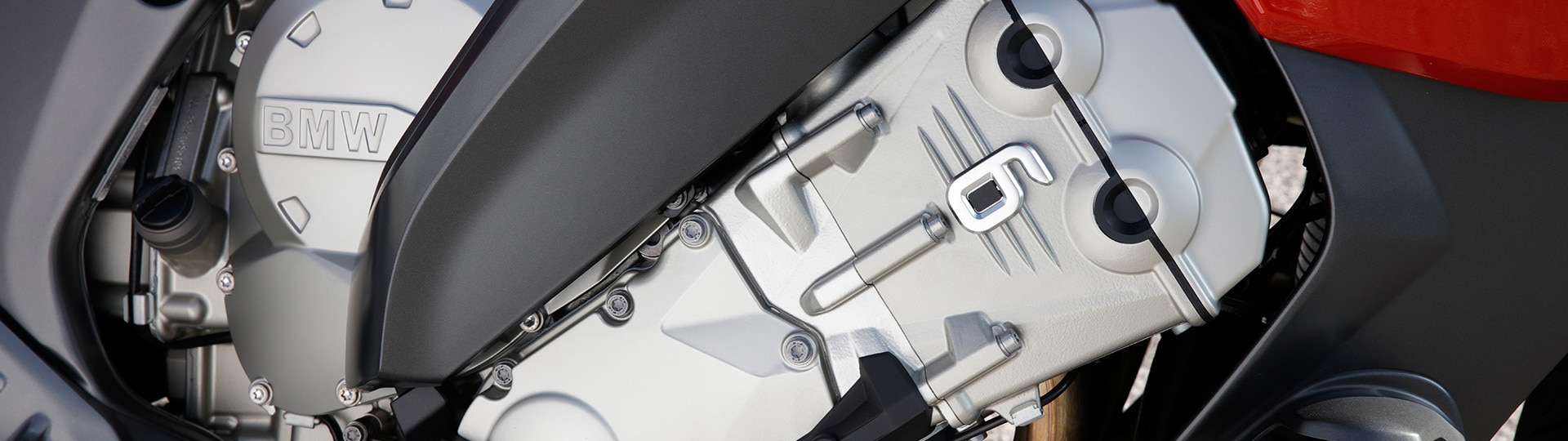 1600 CCM six-cylinder in-line engine - technology in detail | BMW Motorrad